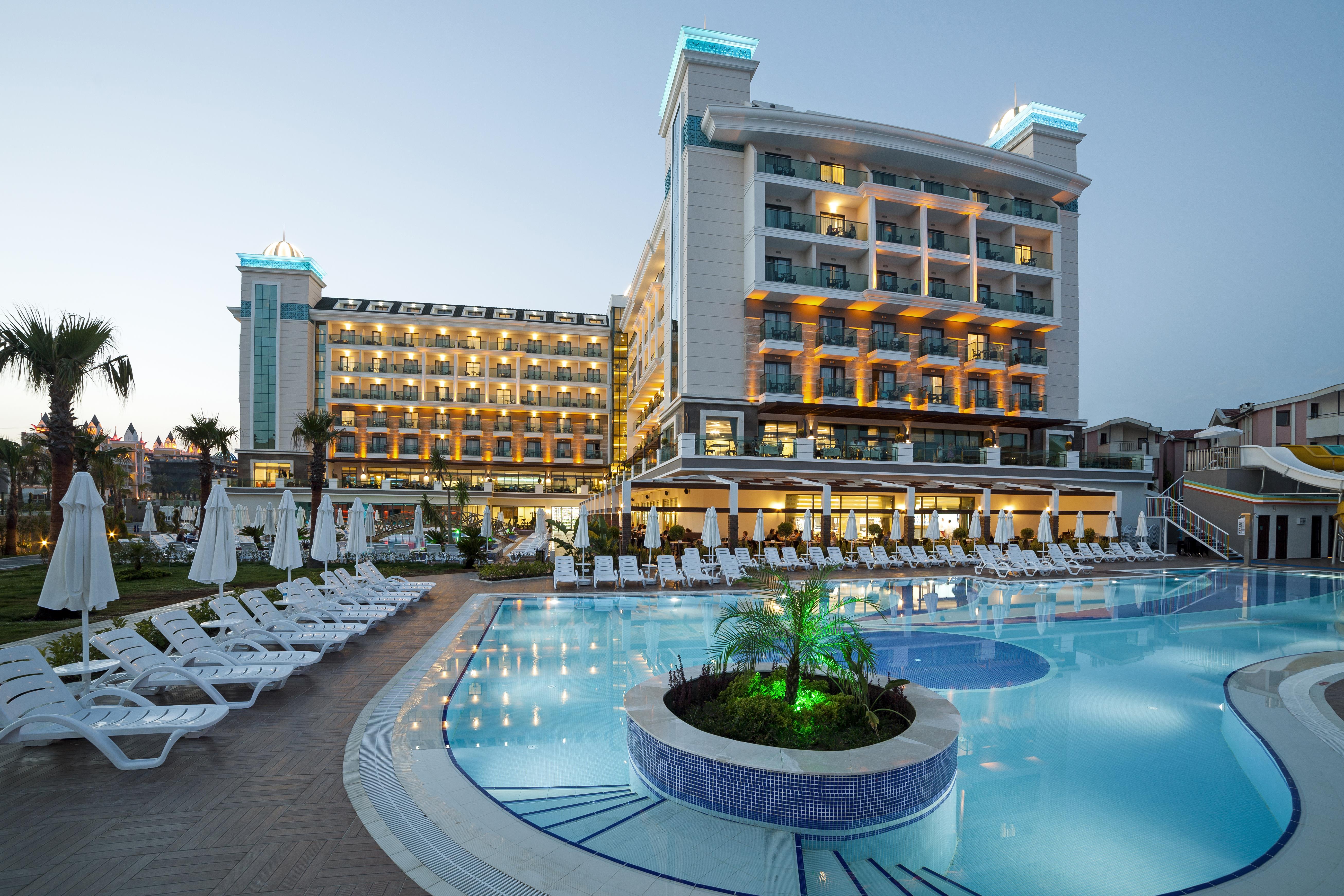 Luna Blanca Resort & Spa | ENUYGUN